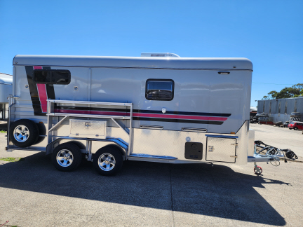 Pinnacle Horse Floats - Homepage