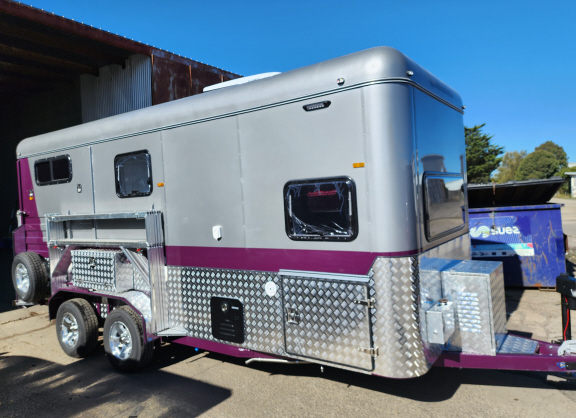 Pinnacle Horse Floats - Homepage