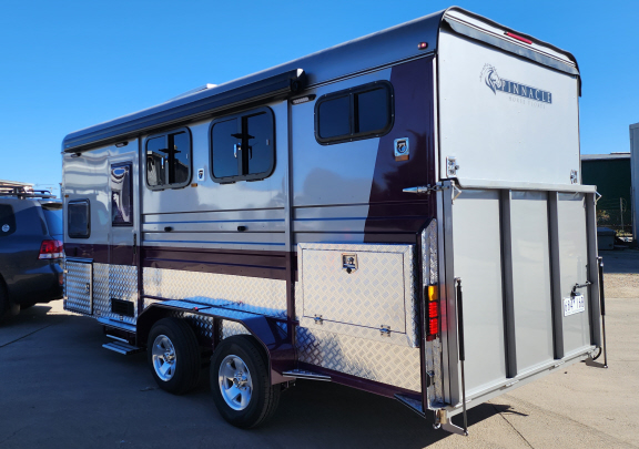 Pinnacle Horse Floats - Homepage